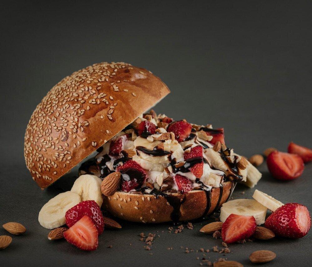 Ice-Cream Burger - A New Ice -Cream Parlor Is Opened In Tbilisi | BM.GE